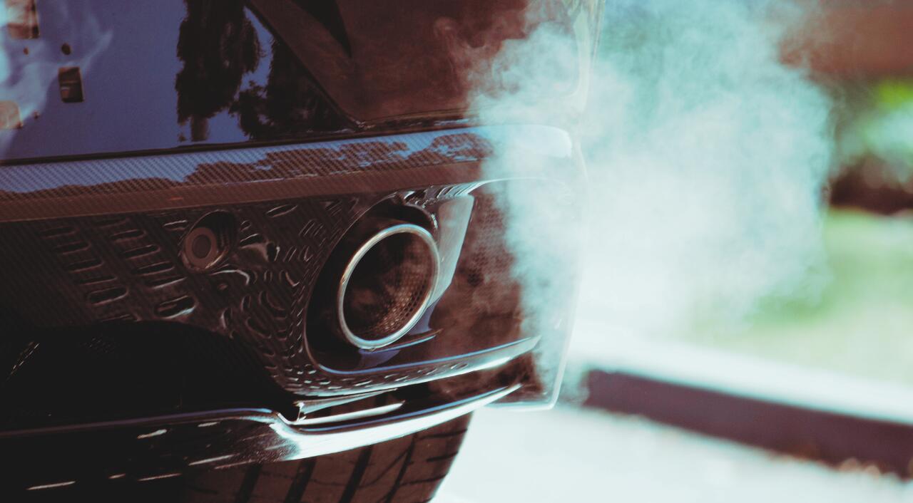 Exhaust Smoke Color Guide: Black, White & Blue Explained - Zero To 60 Times